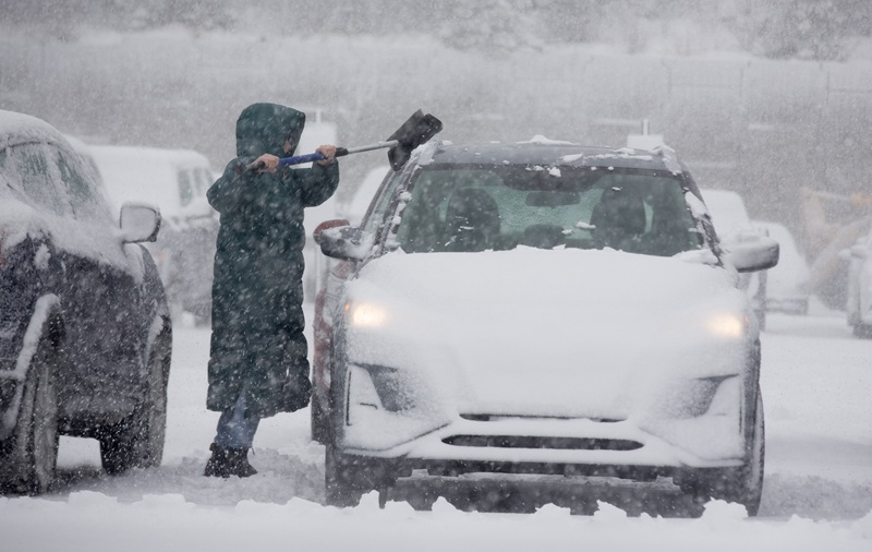 Winter storm moves into Atlantic Canada, bringing wet snow and power ...